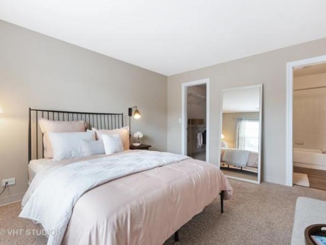 1 Br, 1 bath, Condo 81 Kensington Circle