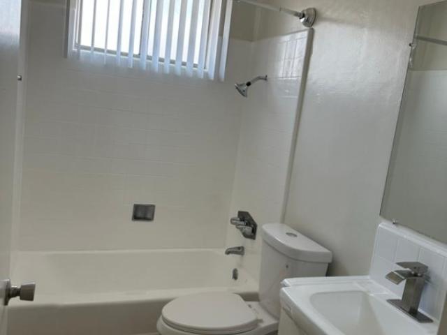 1 Br, 1 bath, Condo 8200 Owensmouth Ave