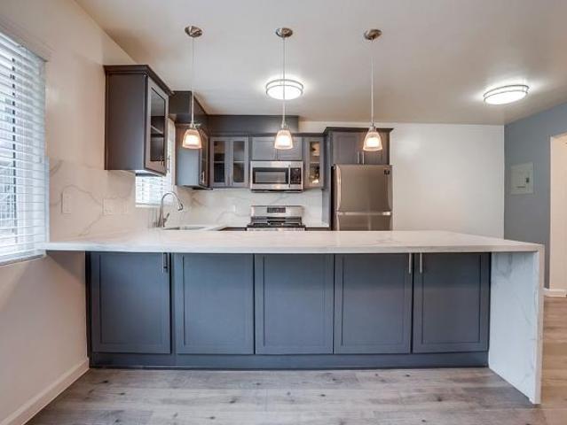 1 Br, 1 bath, Condo 822 N Inglewood Ave