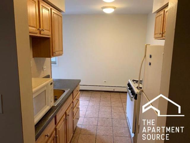 1 Br, 1 bath, Condo 8254 Niles Center Rd #e1 Skokie Il 60077