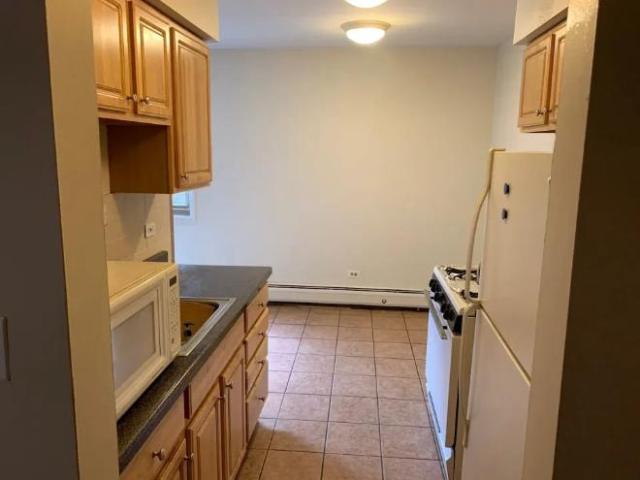1 Br, 1 bath, Condo 8254 Niles Center Road