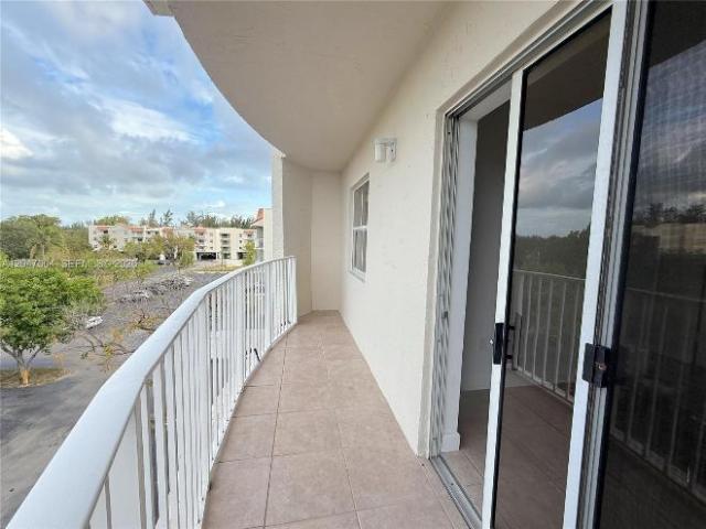 1 Br, 1 bath, Condo 8260 SW 210th St