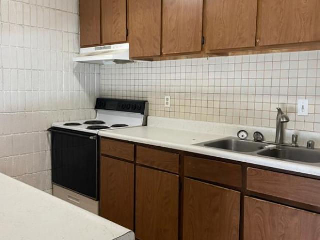 1 Br, 1 bath, Condo 827 Kinau St