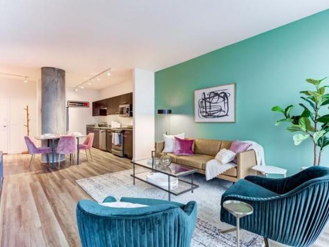1 Br, 1 bath, Condo 840 West Blackhawk St