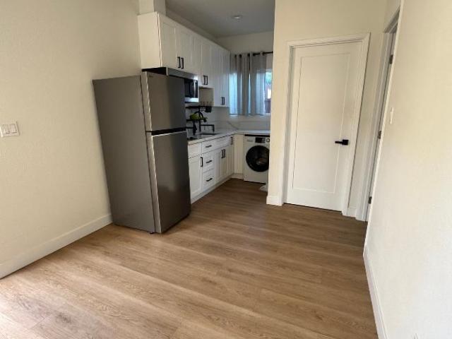 1 Br, 1 bath, Condo 8449 Gold Coast Dr