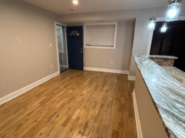 1 Br, 1 bath, Condo 846 48th St Ne