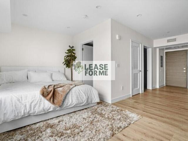 1 Br, 1 bath, Condo 848 S Mariposa Ave
