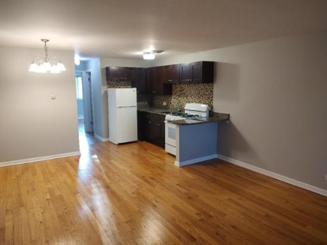 1 Br, 1 bath, Condo 8500 Waukegan Rd