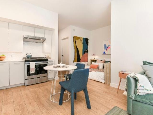 1 Br, 1 bath, Condo 850 W Madison St