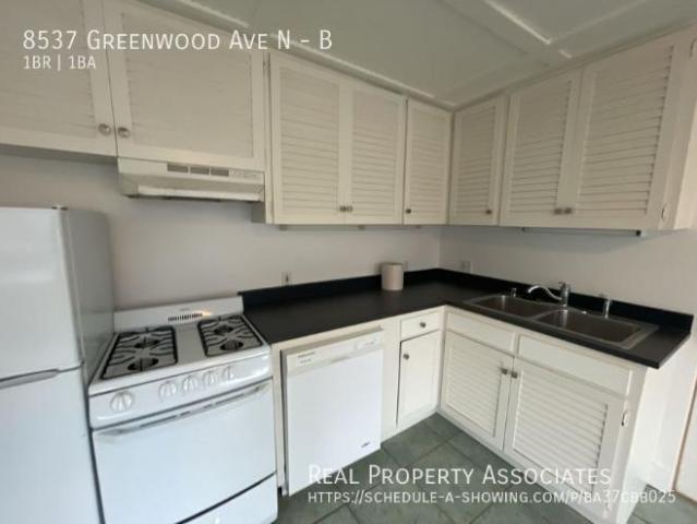 1 Br, 1 bath, Condo 8537 Greenwood Ave N