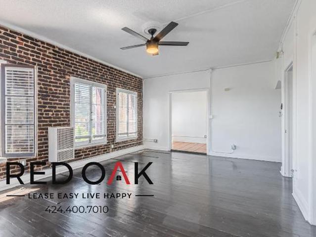 1 Br, 1 bath, Condo 854 S Oxford Ave