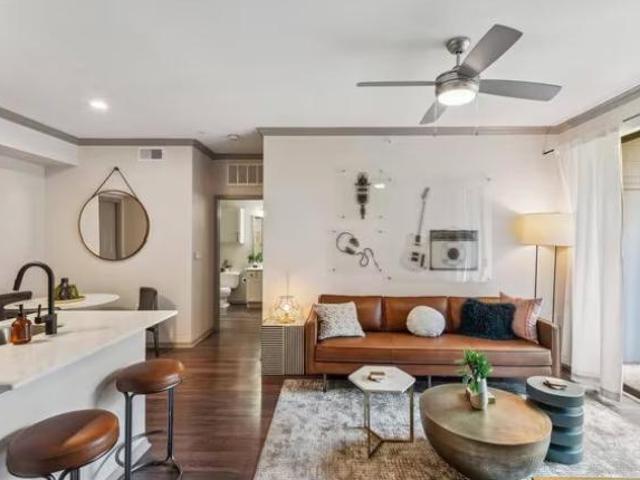 1 Br, 1 bath, Condo 8600 Research Blvd