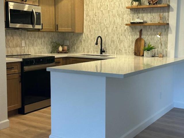 1 Br, 1 bath, Condo 8649 E Royal Palm Rd