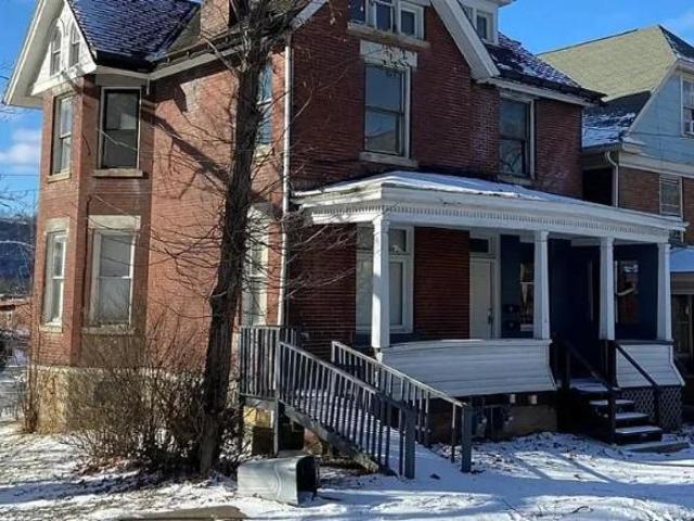 1 Br, 1 bath, Condo 869 Kenneth Ave