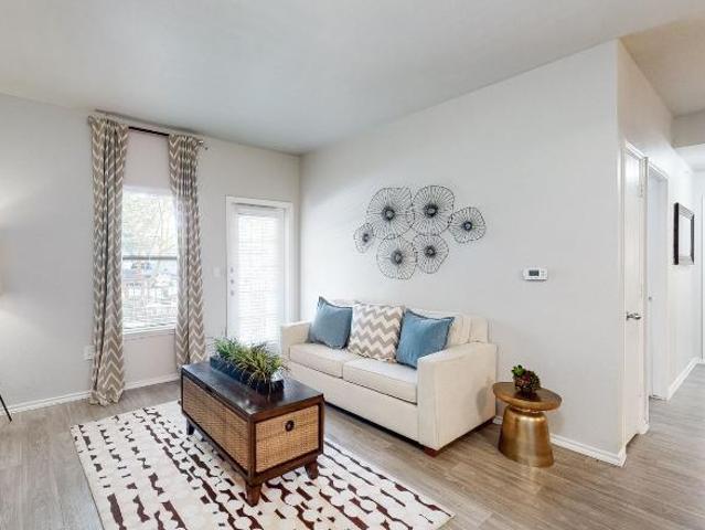 1 Br, 1 bath, Condo 8711 Bowens Crossing