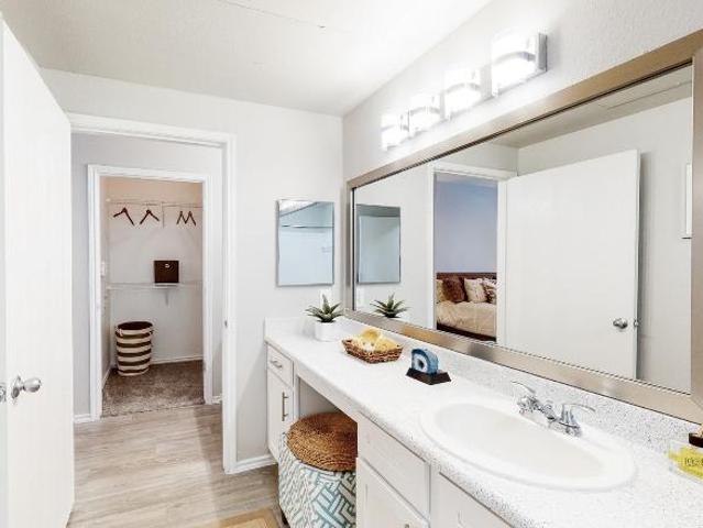 1 Br, 1 bath, Condo 8711 Bowens Crossing