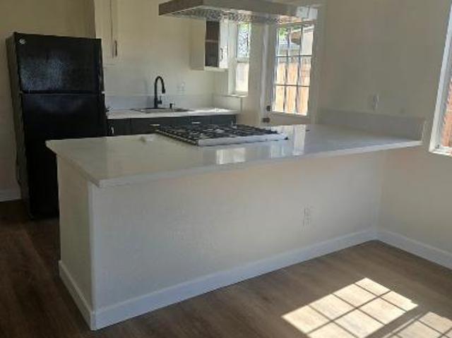 1 Br, 1 bath, Condo 873 Riverlawn Ave
