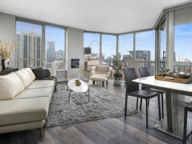 1 Br, 1 bath, Condo 875 N State