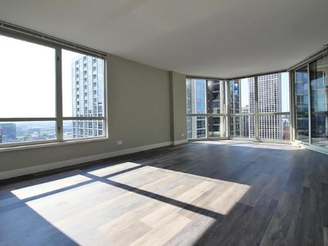 1 Br, 1 bath, Condo 875 N State