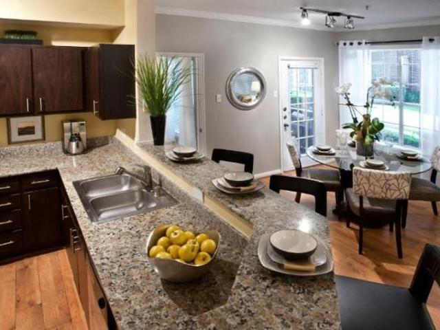 1 Br, 1 bath, Condo 8787 Woodway Dr