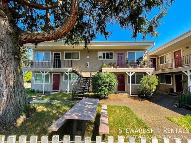 1 Br, 1 bath, Condo 880 W 6th Ave