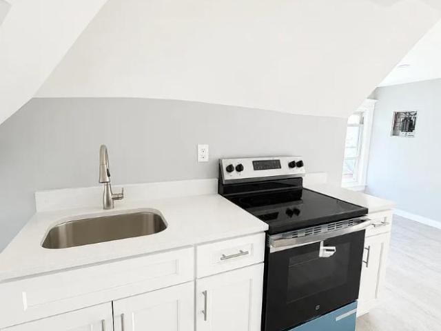 1 Br, 1 bath, Condo 899 S 19th St
