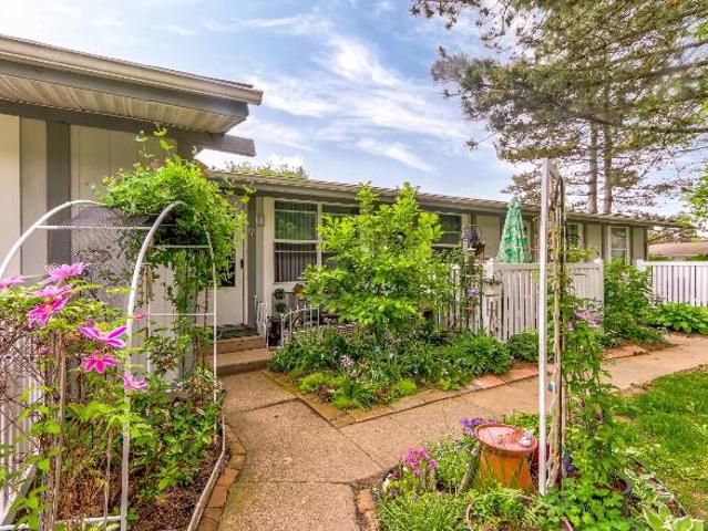 1 Br, 1 bath, Condo 900 Dawn Ct