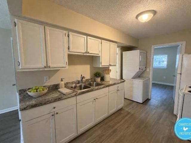 1 Br, 1 bath, Condo 900 East Gilbreath St
