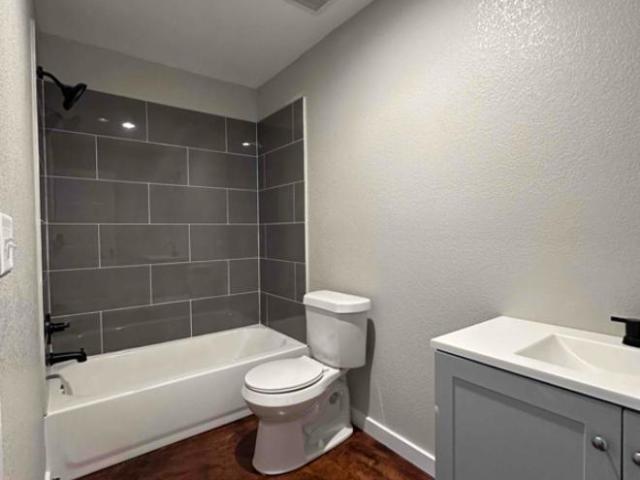 1 Br, 1 bath, Condo 900 W Highland Ave