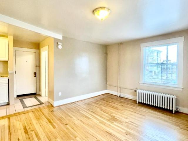 1 Br, 1 bath, Condo 901 N M St