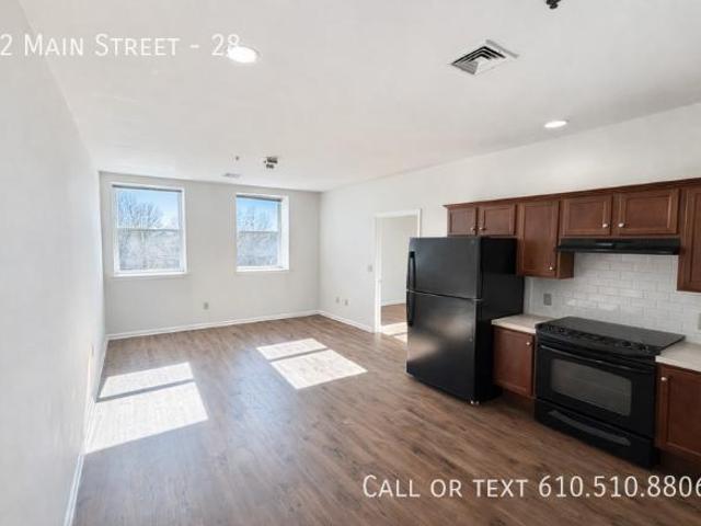 1 Br, 1 bath, Condo 902 Main Street