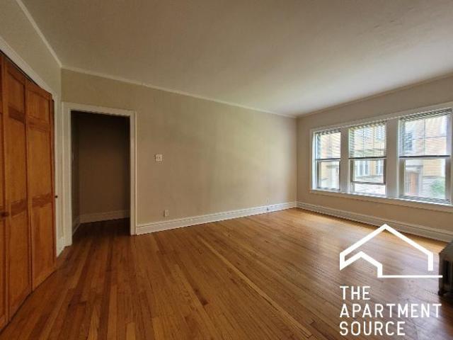 1 Br, 1 bath, Condo 910 Reba Pl #2s