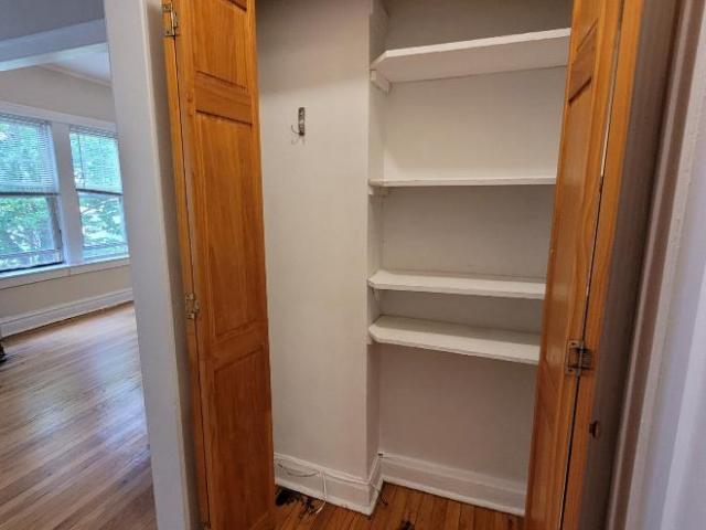 1 Br, 1 bath, Condo 916 Reba Pl #2n