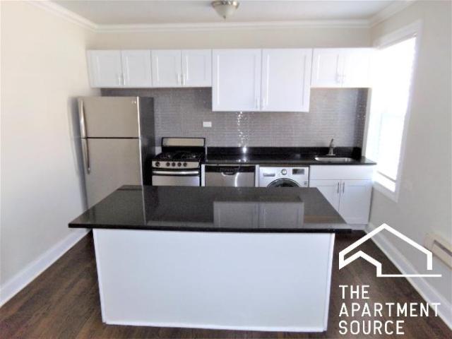 1 Br, 1 bath, Condo 918 Green Bay Rd