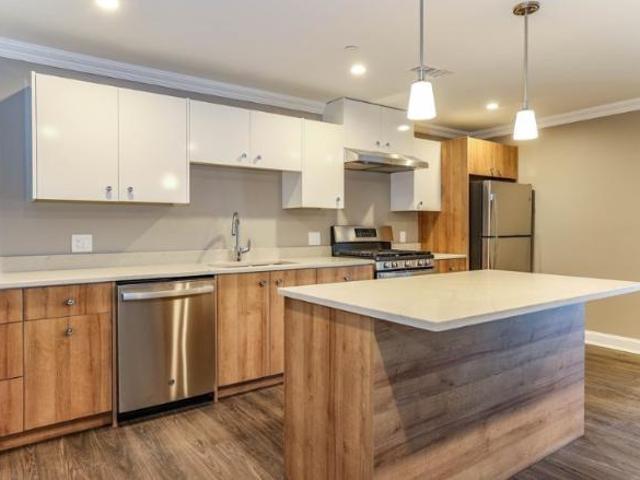 1 Br, 1 bath, Condo 918 Providence Highway