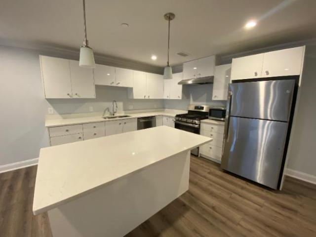 1 Br, 1 bath, Condo 918 Providence Highway