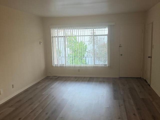 1 Br, 1 bath, Condo 918 W Huntington Drive