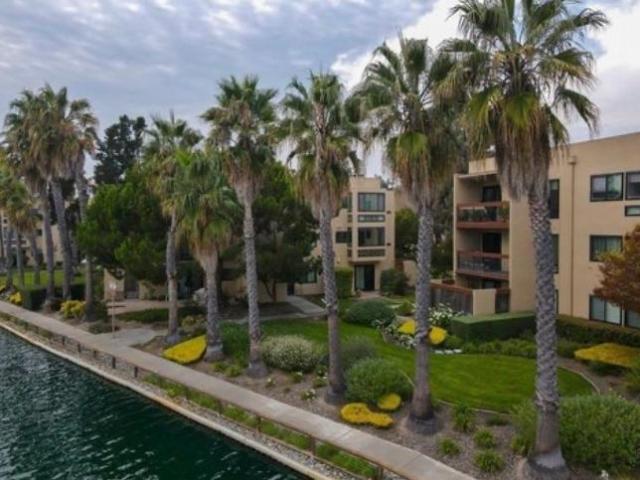 1 Br, 1 bath, Condo 920 Beach Park Blvd