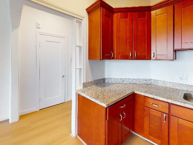 1 Br, 1 bath, Condo 920 Fulton St
