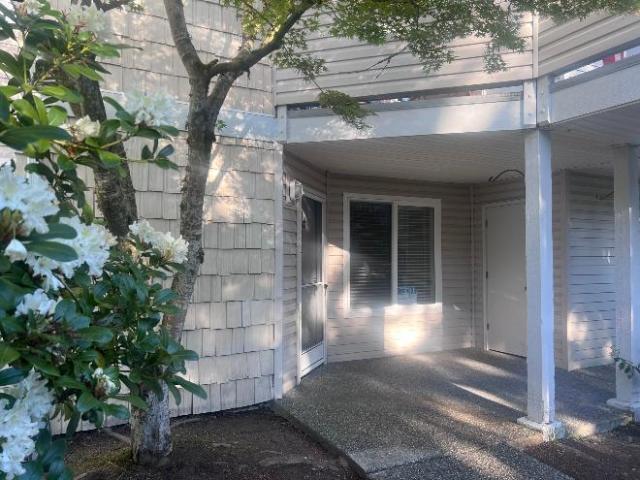 1 Br, 1 bath, Condo 9210 Market Pl