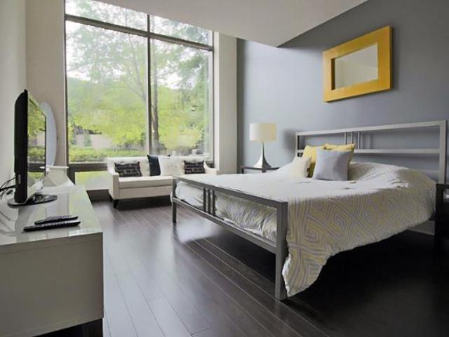 1 Br, 1 bath, Condo 922 S Clark St