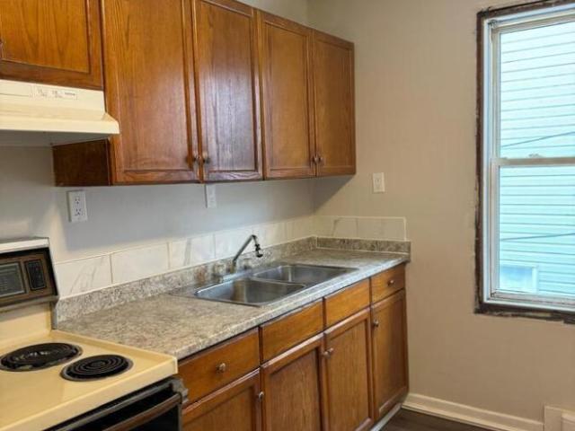 1 Br, 1 bath, Condo 924 Windsor Ave