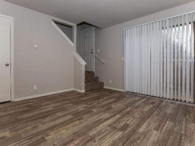 1 Br, 1 bath, Condo 9416 E 65th St