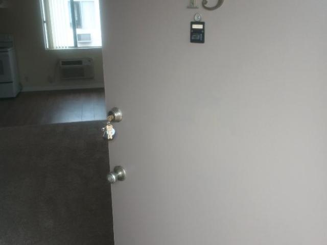 1 Br, 1 bath, Condo 9435 California Ave