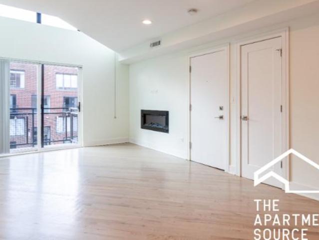 1 Br, 1 bath, Condo 944 West Grace St