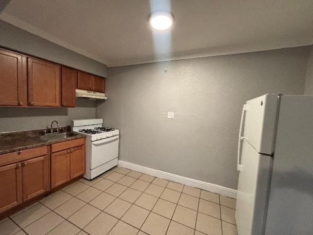 1 Br, 1 bath, Condo 9453 S Loomis St