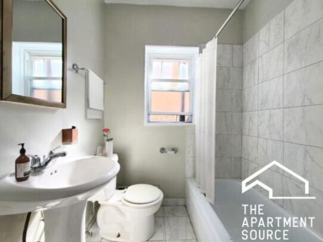 1 Br, 1 bath, Condo 947 West Cornelia Ave