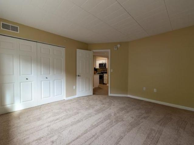 1 Br, 1 bath, Condo 9500 Babcock Blvd