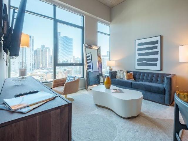 1 Br, 1 bath, Condo 952 W Washington Blvd