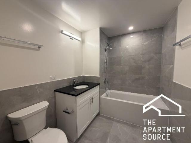1 Br, 1 bath, Condo 952 West Carmen Avenue